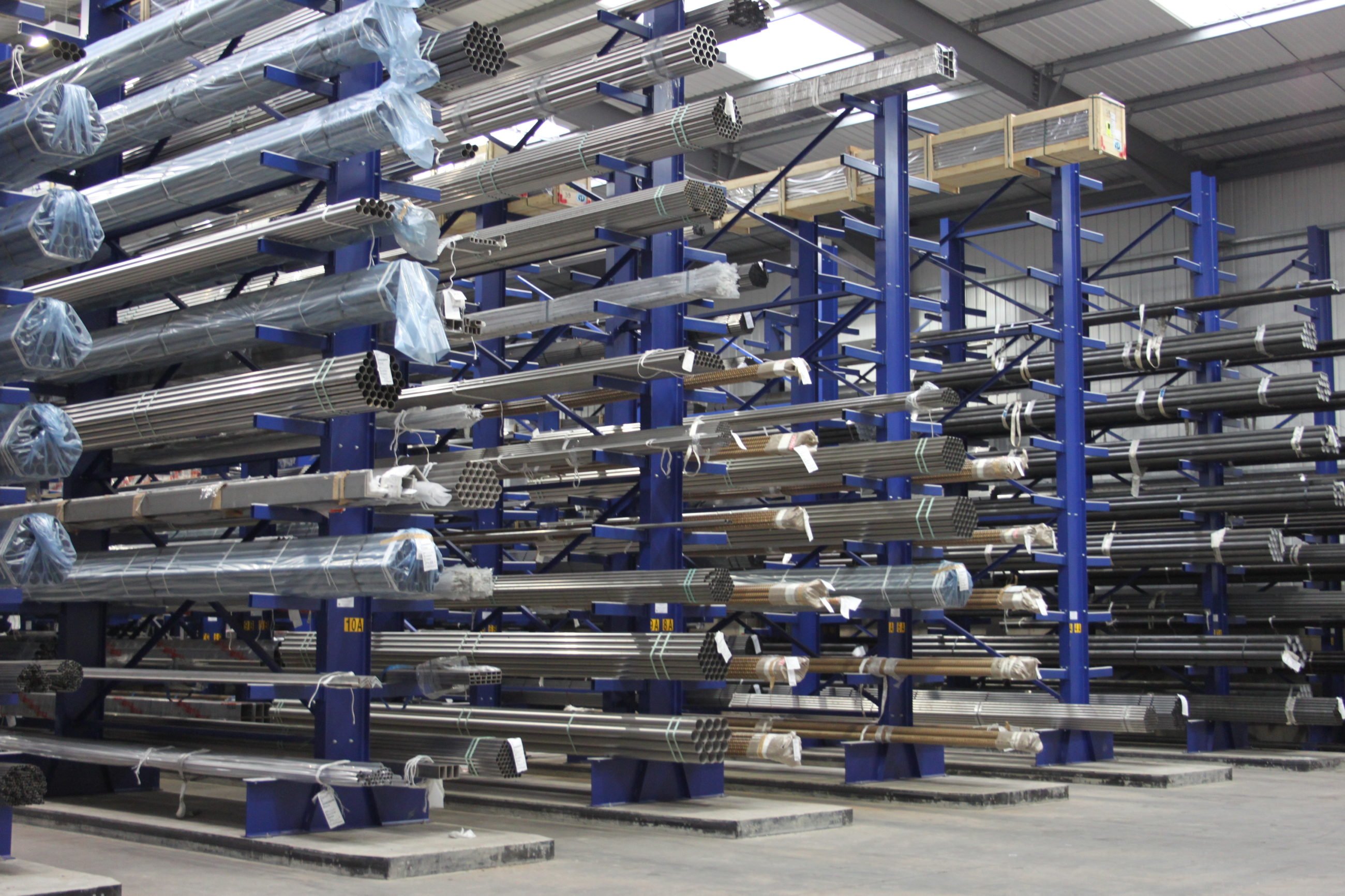 Cantilever racking - Ideal for the storage of long goods - CLN Racking